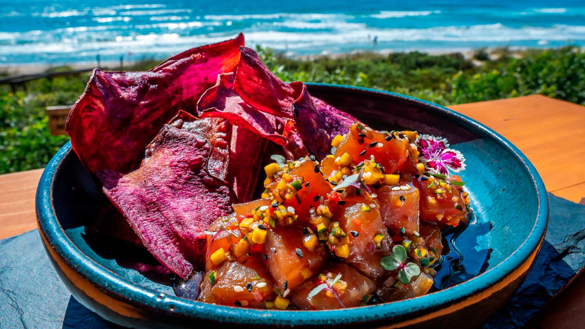 7 restaurantes incríveis para conhecer na Praia do Rosa